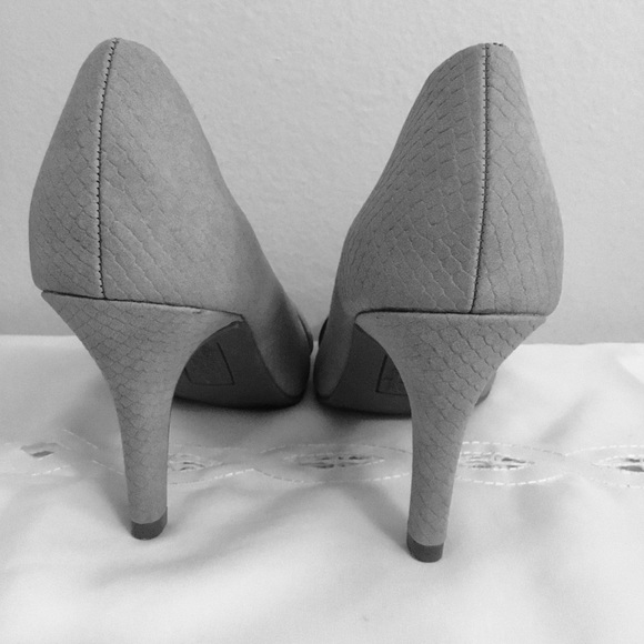 dexflex comfort | Shoes | Dexflex Comfort Gray Open Toes Stilettos ...